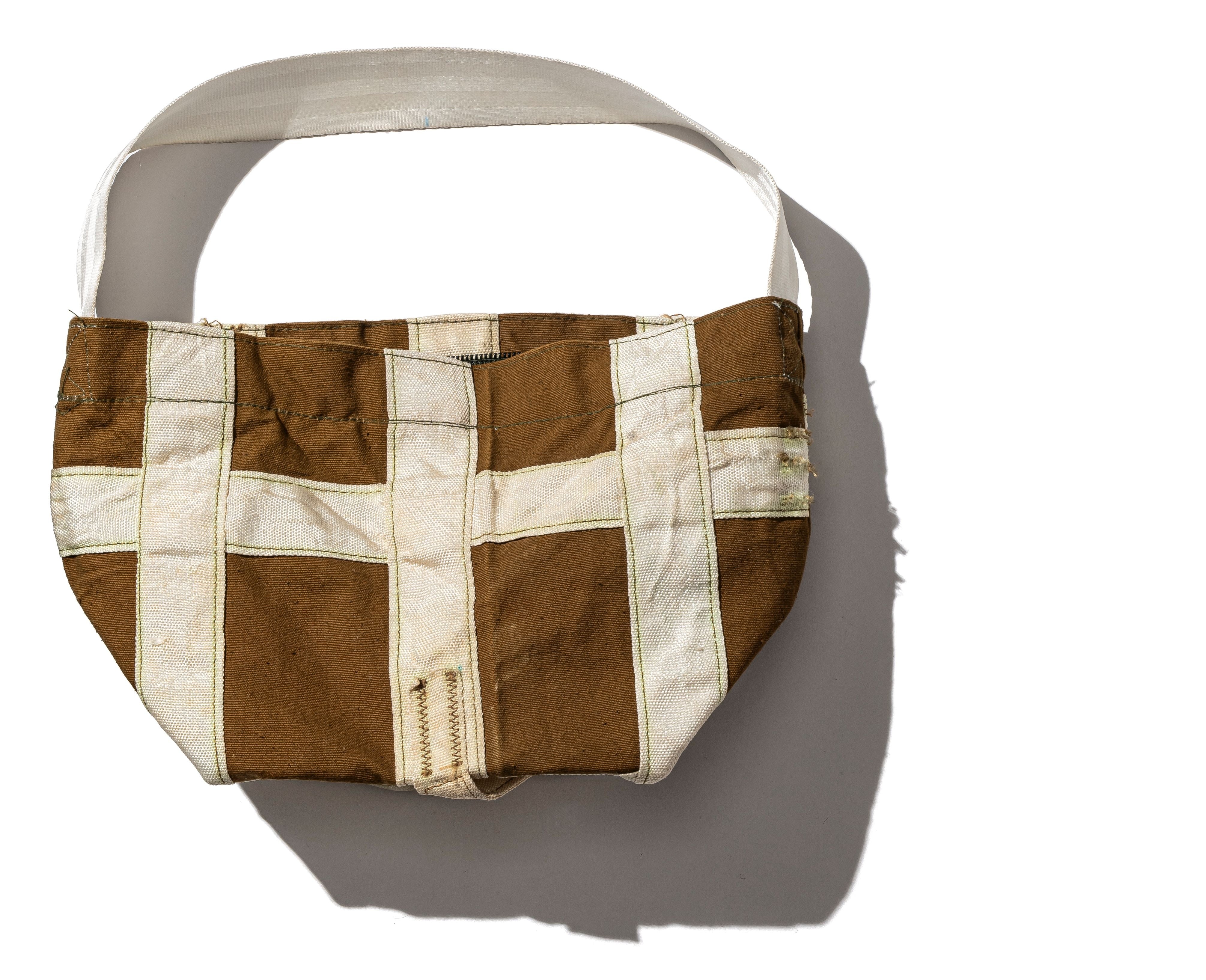 VINTAGE BROWN BRAKE PARACHUTE SMALL SHOULDER BAG - LIM.ED. – PUEBCO EUROPE